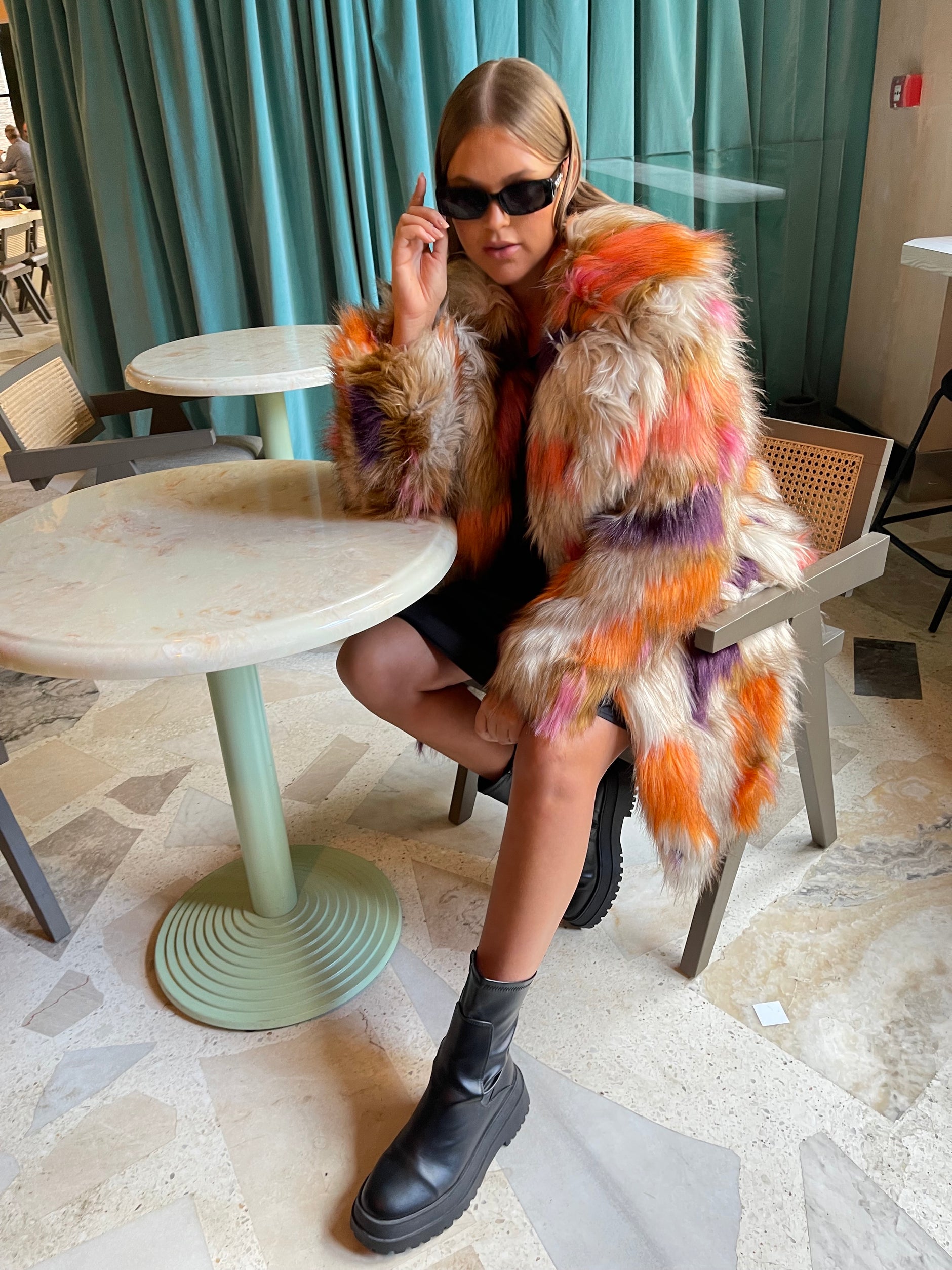 Glamorous Curve - Glamorous